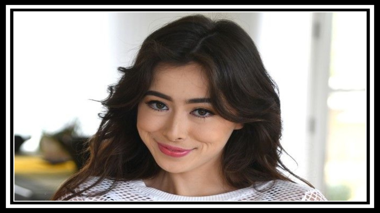 Chole Surreal Wiki, Age, Height, Photos, Instagram